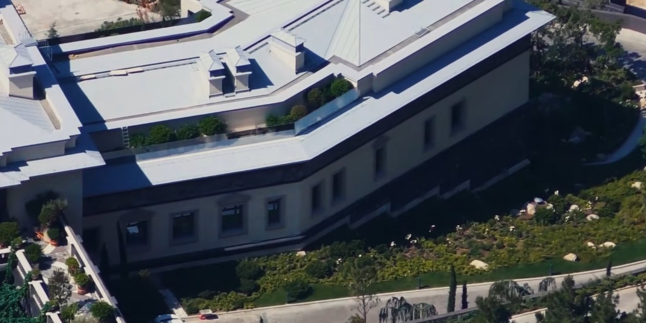 Former ‘Yanukovych dacha’: journalists uncover $128 million Putin ...