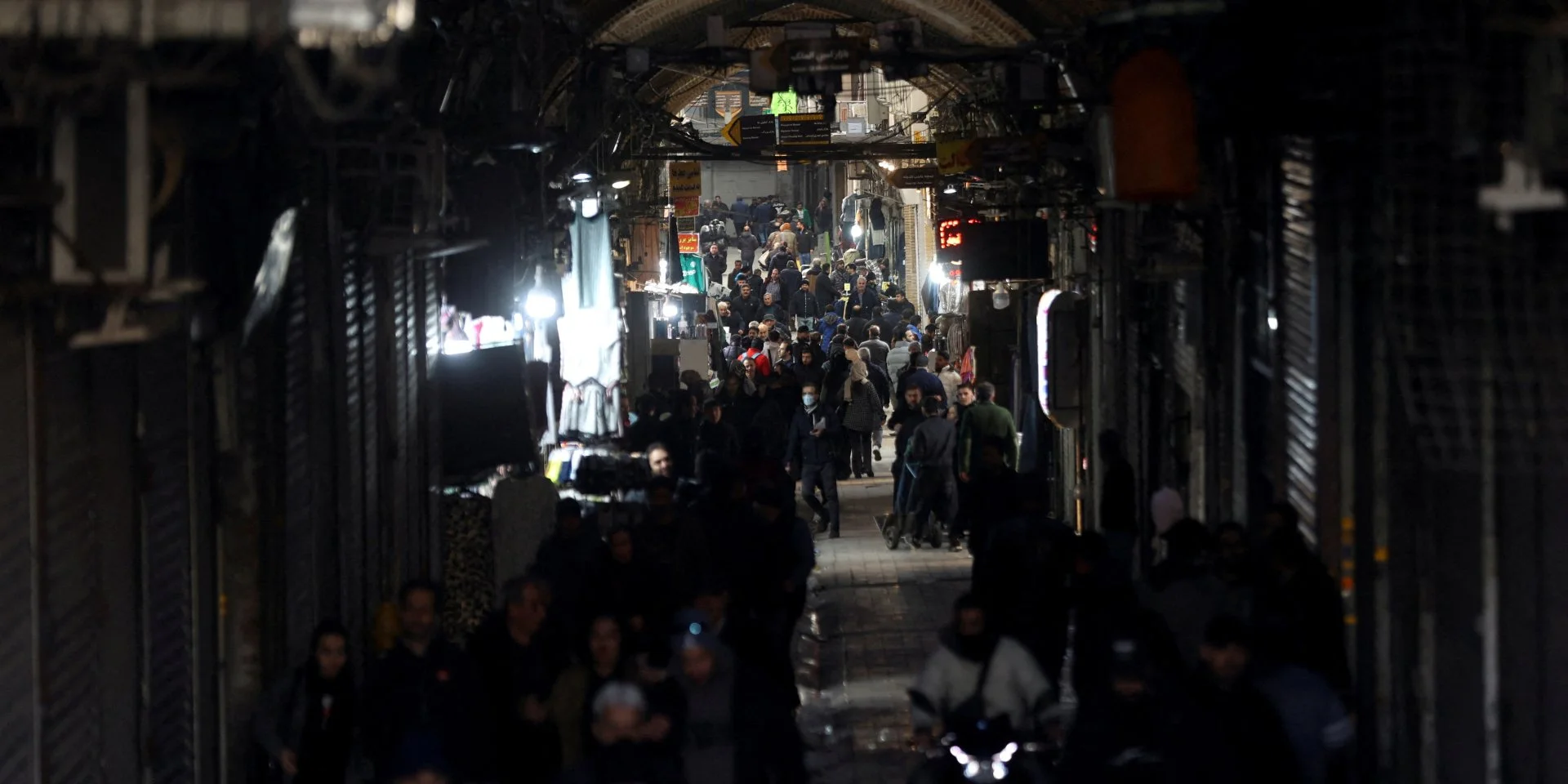 Протести в Ірані - Трамп пригрозив втручанням США у разі насилля проти ...