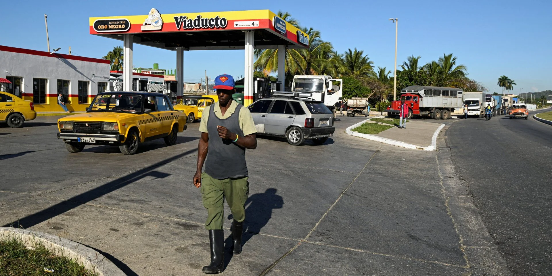 Венесуела припинила постачати нафту своєму давньому союзнику — Трамп ...