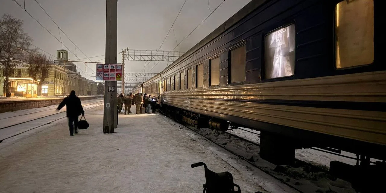 Russian drones halt rail service between Dnipro and Zaporizhzhya / The ...