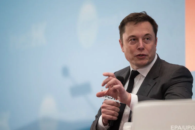 Вам відрубають голову. Ілон Маск порівняв літаючі автомобілі з ...