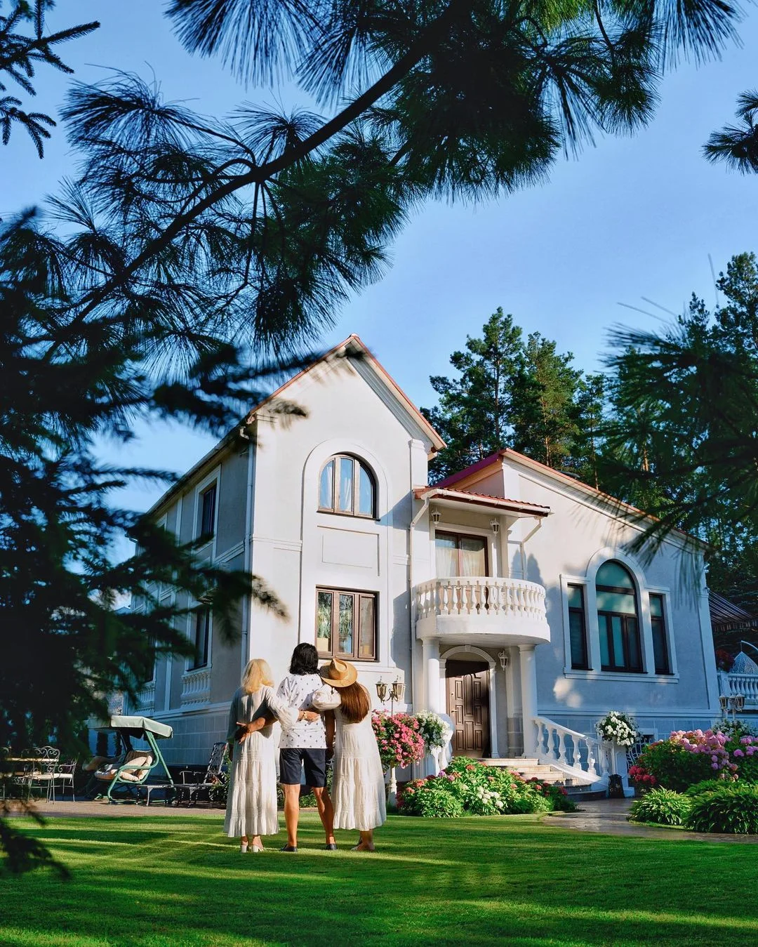 Павел Зибров показал свой роскошный двухэтажный дом — фото / NV