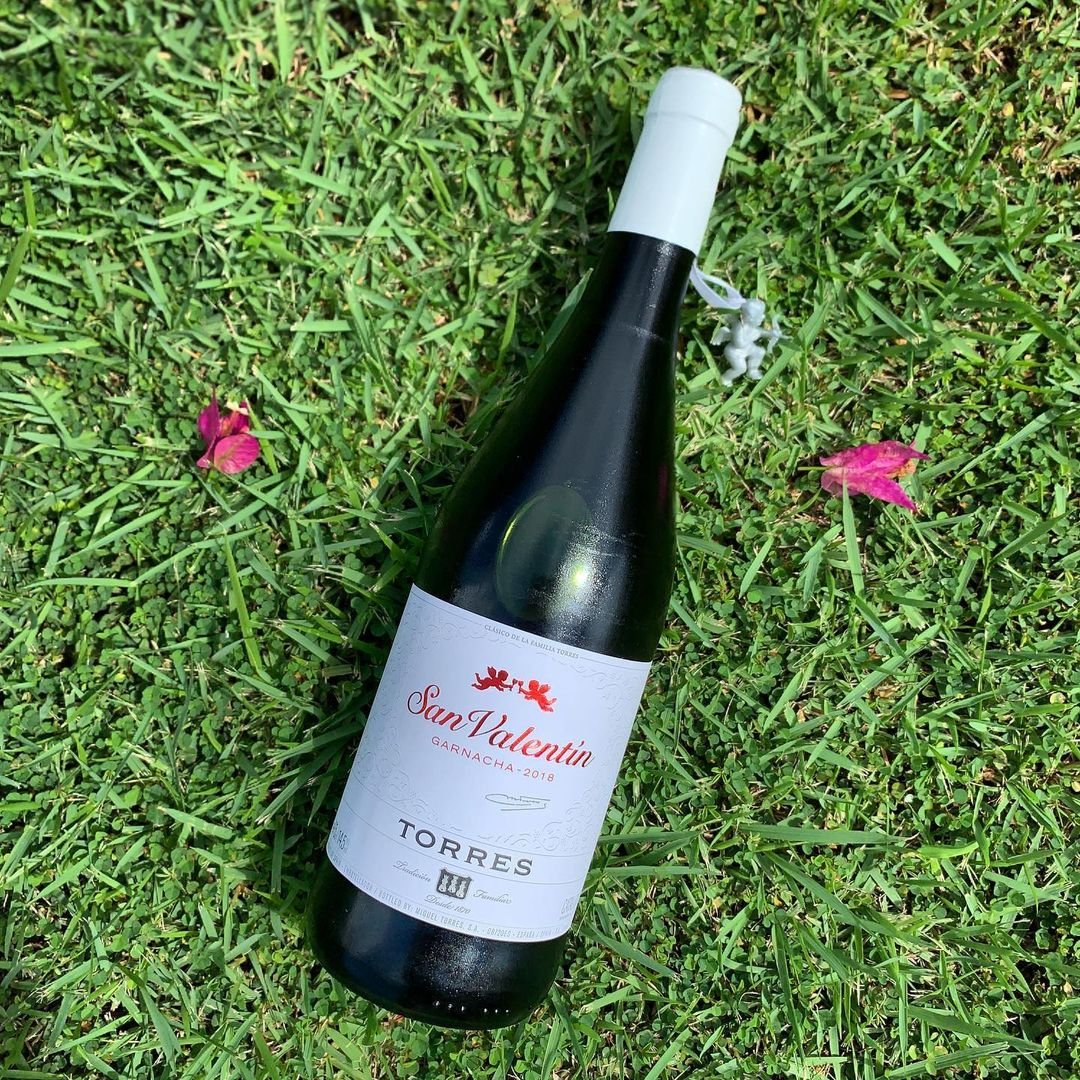 Вино до Дня Святого Валентина — 5 напоїв із романтичними історіями їх ...