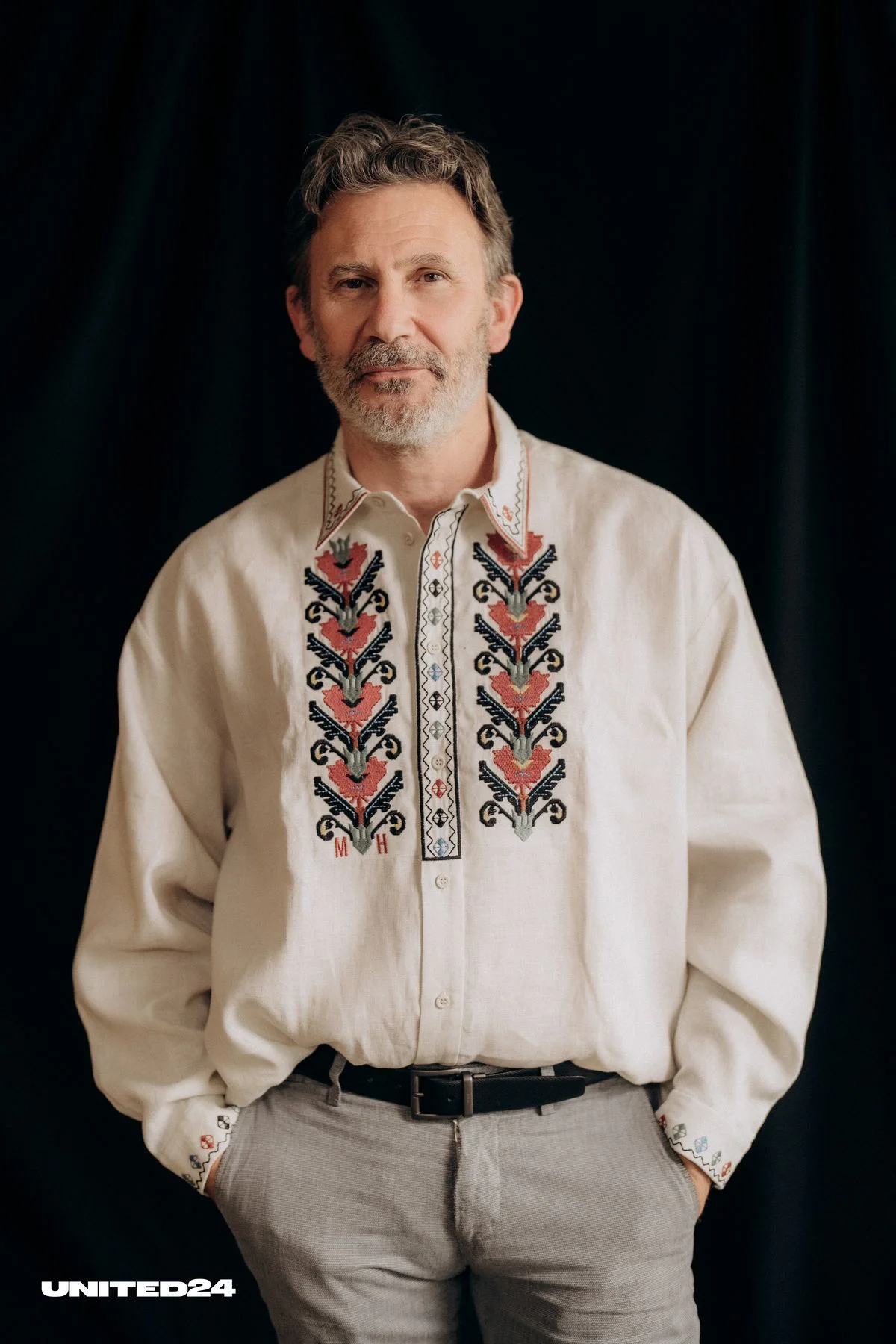 Андрій Шевченко, Кетрін Винник, Лієв Шрайбер отримали особливі вишиванки від Etnodim і United24 / NV