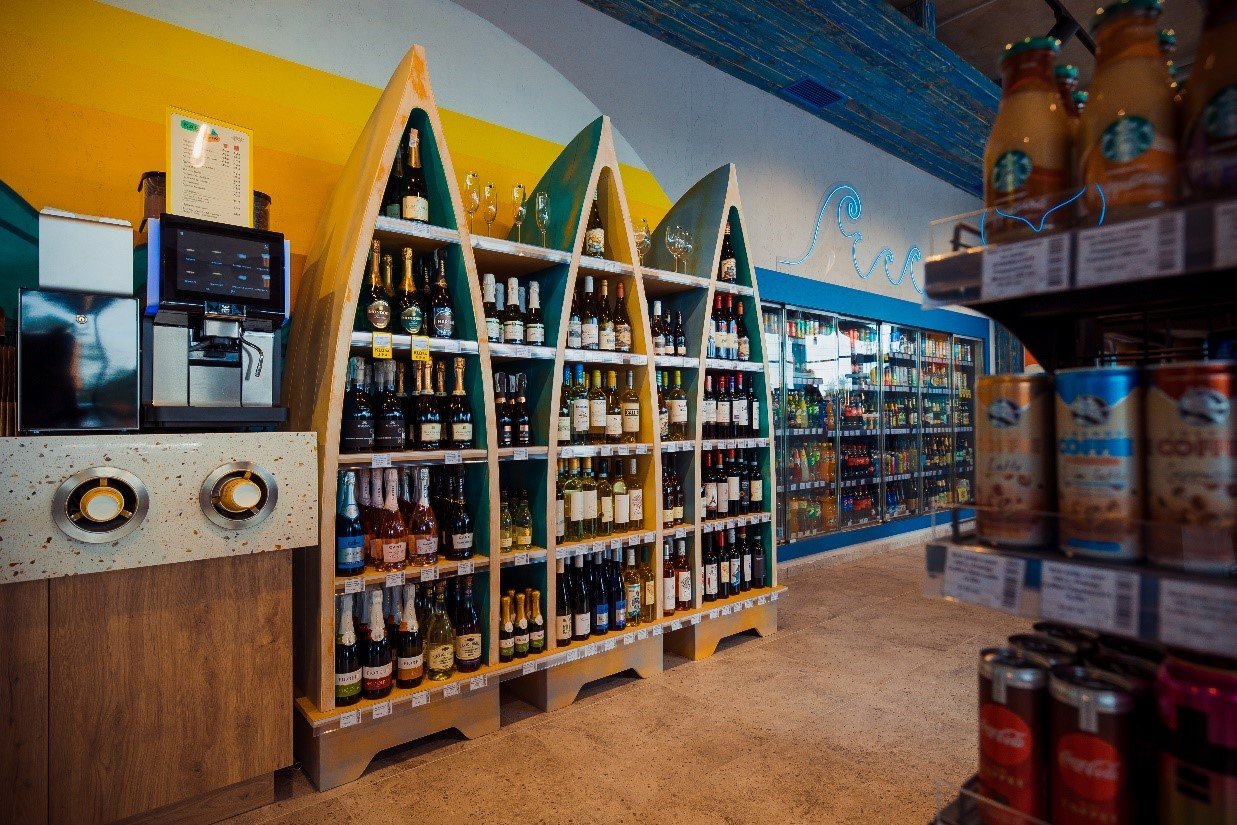 АЗК KLO у Вишгороді вразила дизайном у стилі столиці та київського метрополітену — фото / NV