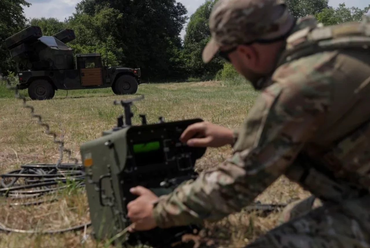 U.S.-made Avenger anti-aircraft system deployed near Kyiv — Ukraine war ...