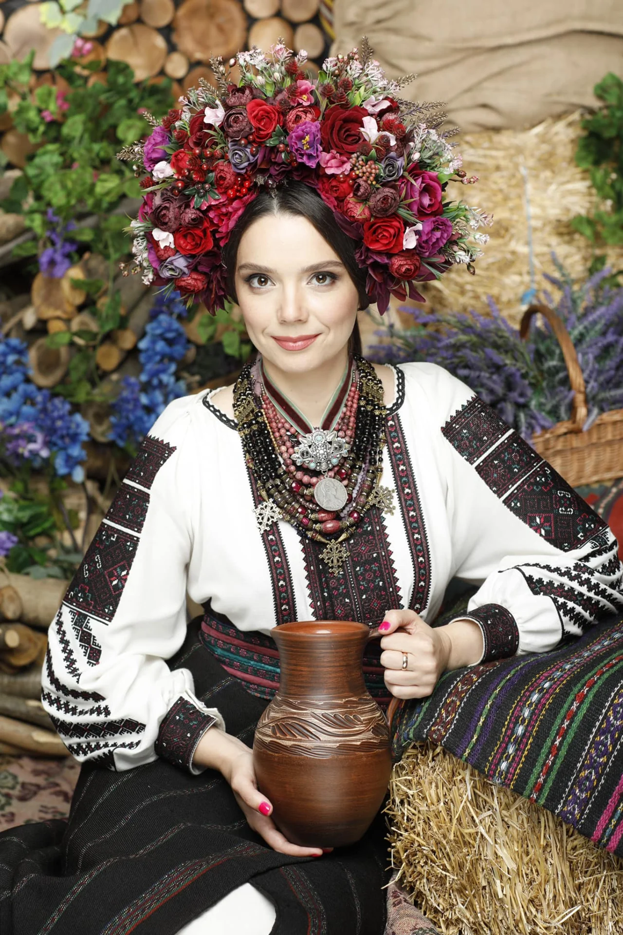 Дружина Олега Сенцова зачарувала фото в українському народному вбранні ...