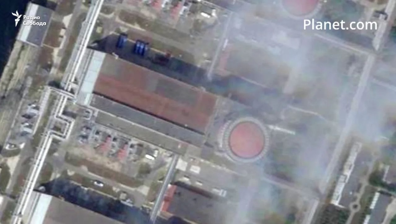 Satellite images could show machine gun nests installed on occupied Zaporizhzhya NPP roof / The ...