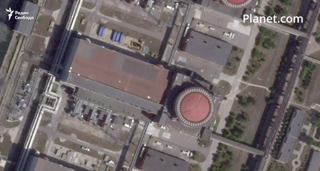 Satellite images could show machine gun nests installed on occupied Zaporizhzhya NPP roof / The ...