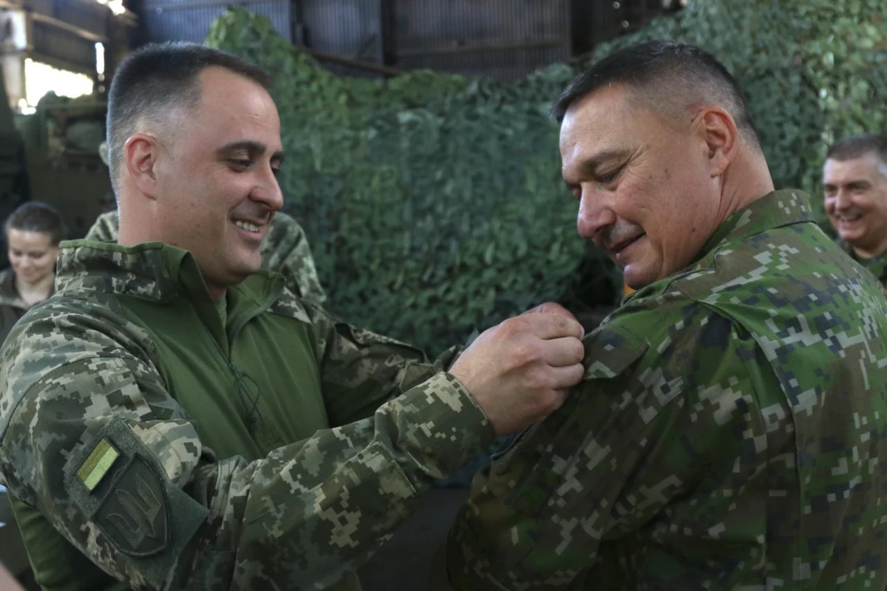Top Slovakian general visits Ukrainian troops on Tavria front / The New ...