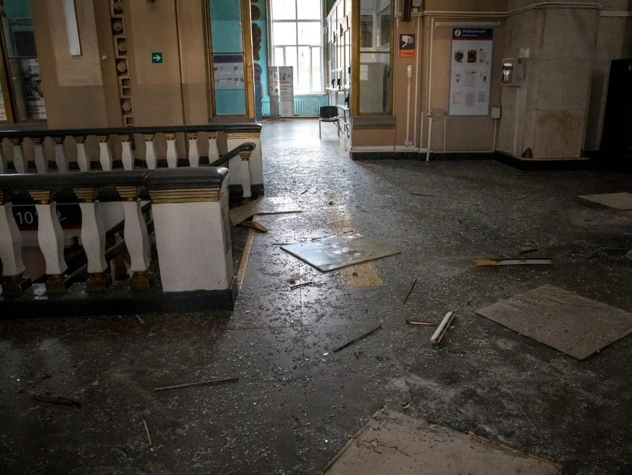 Kursk railway station explosion aftermath — in photos / The New Voice ...