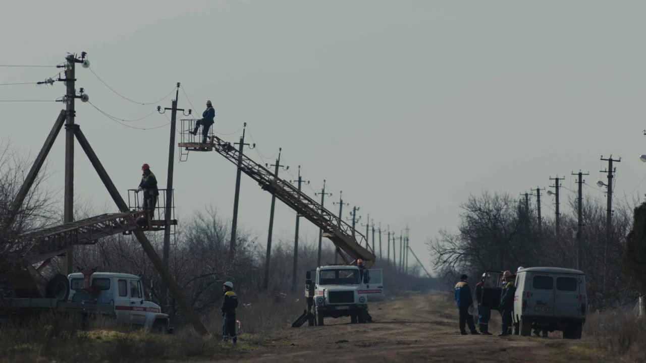 Ukrainian actor Oleksandr Kobzar praises courageous energy workers in ...