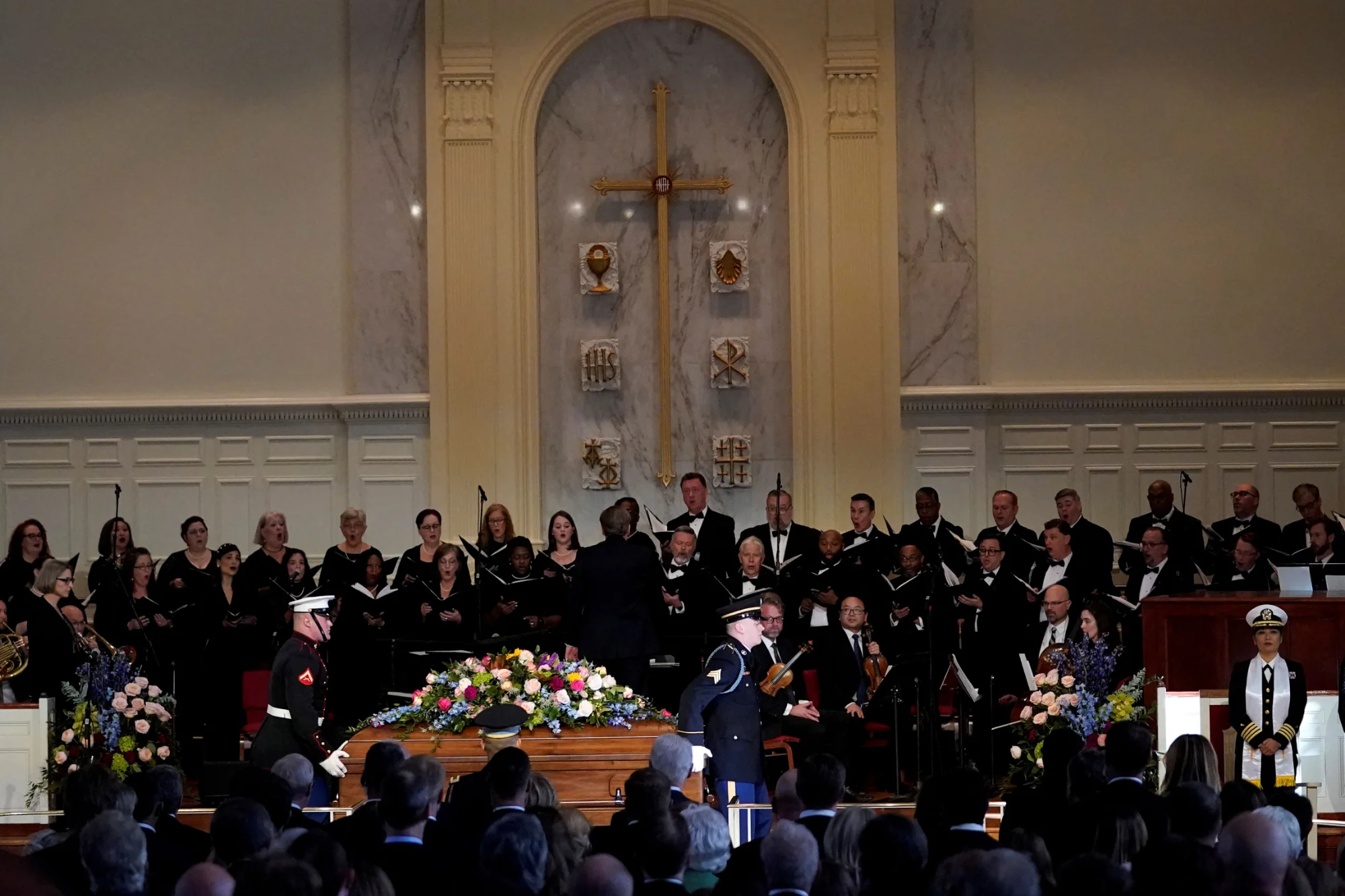 Джиммі Картер відвідав церемонію прощання з дружиною Розалін Картер / NV