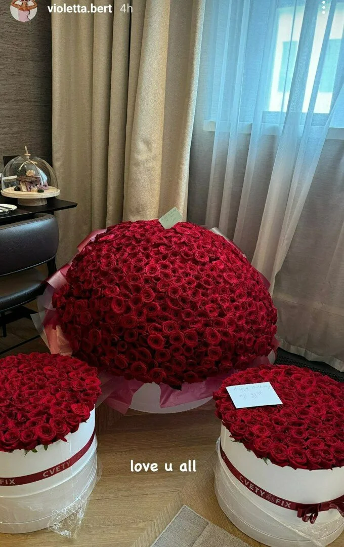 Михайло Мудрик привітав російську дівчину Віолету Грачову з днем ...