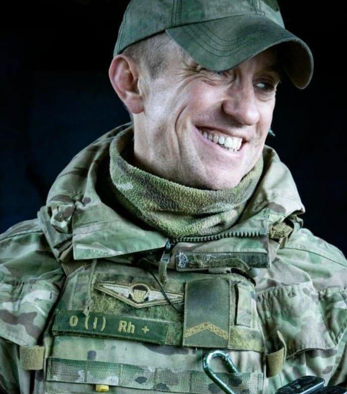 Книгу британського військового про війну в Україні та полон РФ ...