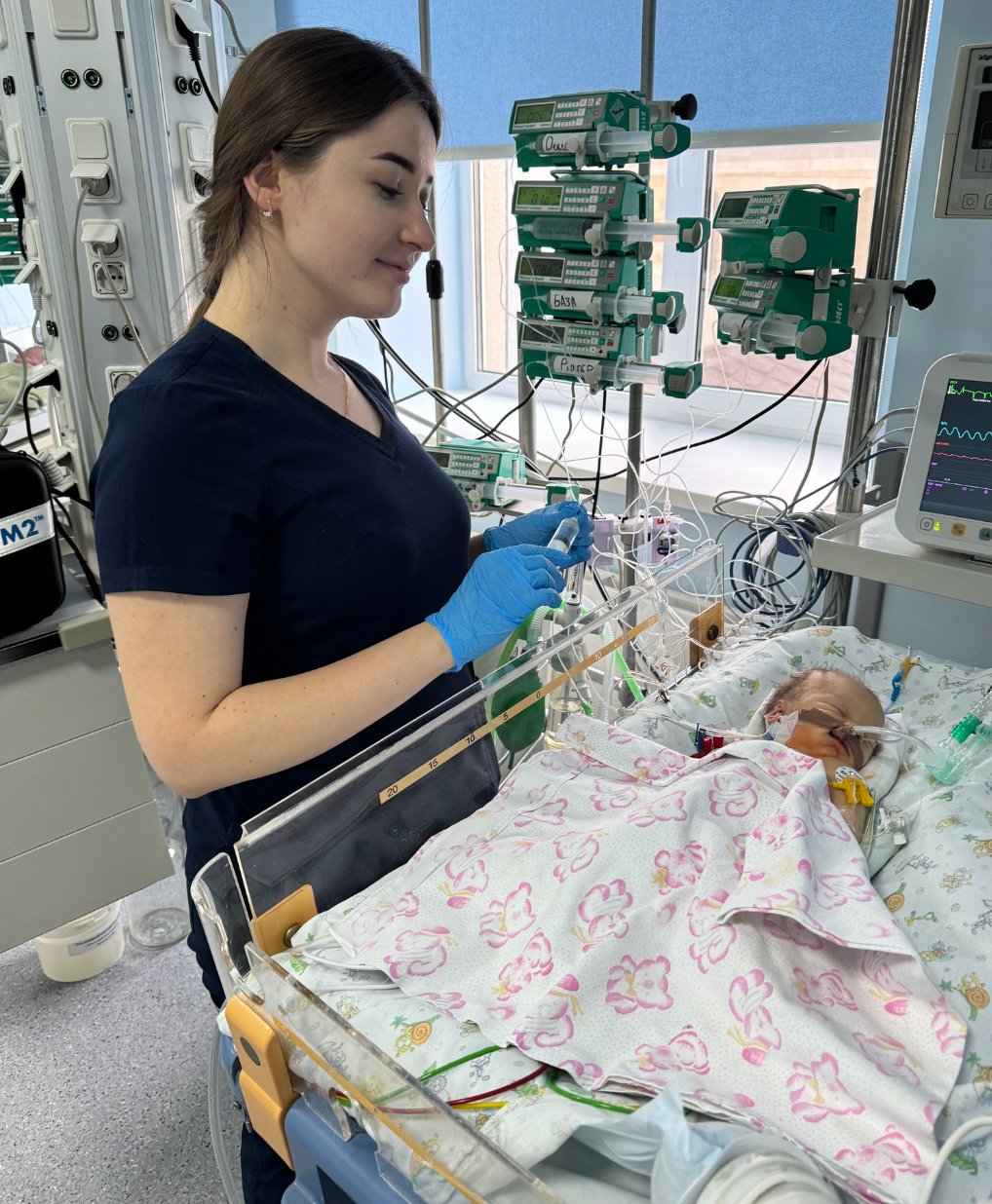 Ukrainian doctors perform world’s first heart surgery on newborn ...