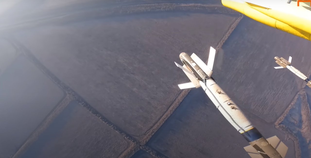 Ukraine’s Su-25 jets use French AASM Hammer bombs in сombat — video ...