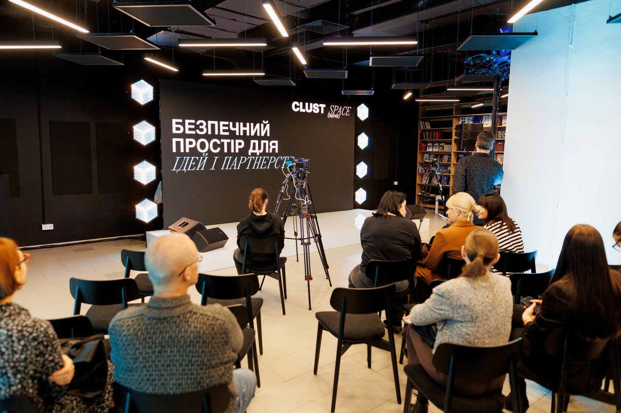 Освіта під час війни — Як CLUST створює смартукриття для студентів — Інтерв'ю з Русланом ...