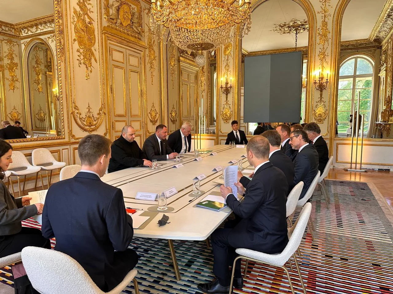 Ukraine, allies discuss ceasefire and foreign troop deployment in Paris ...