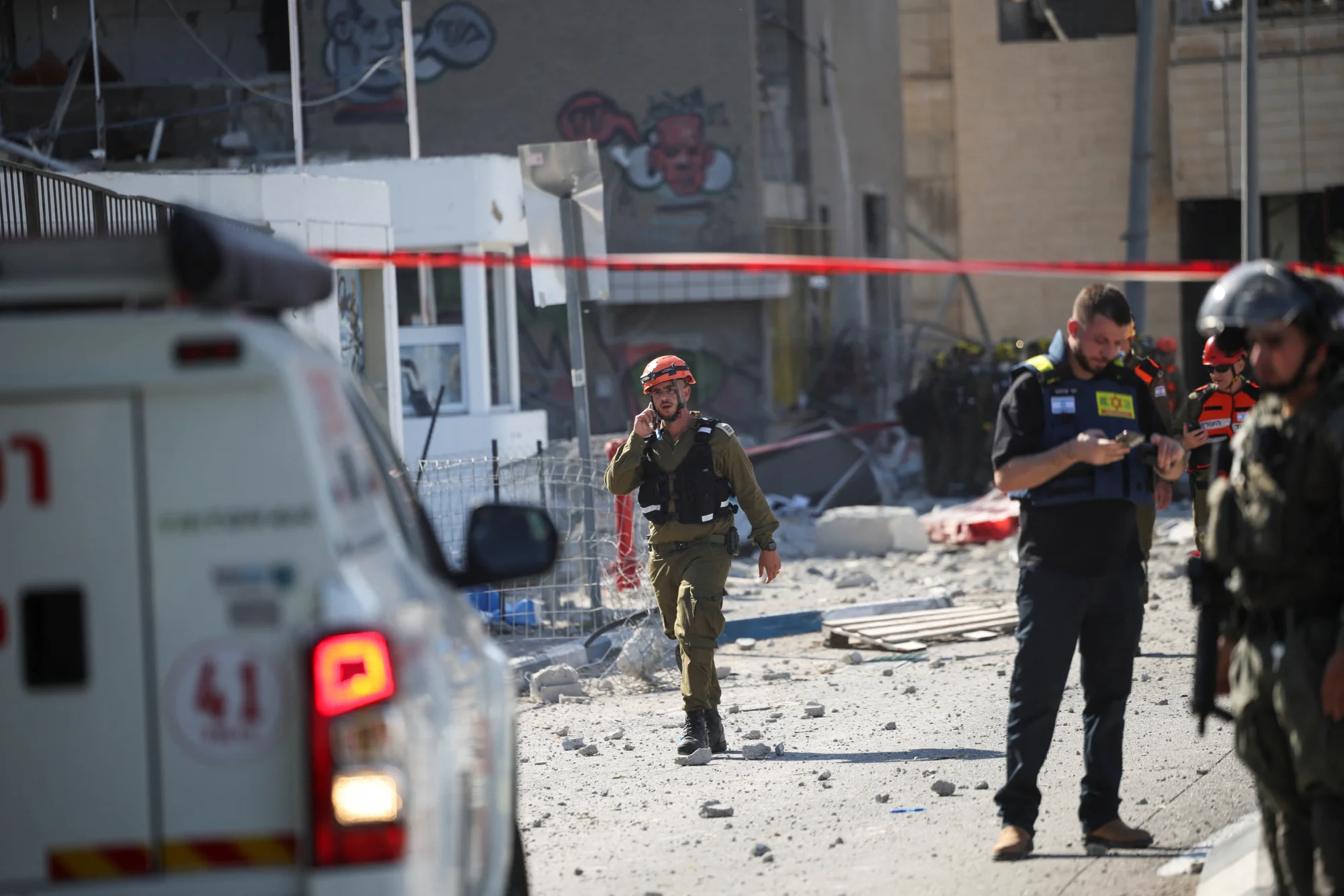 Удар Ірану по Ізраїлю — У місті Хайфа 17 постраждалих, серед них ...