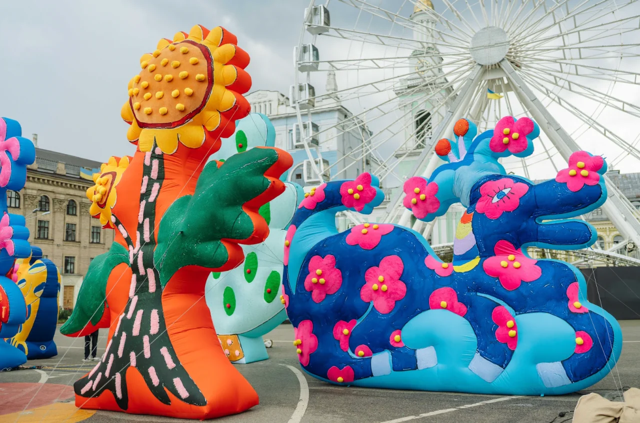 Inflatable art honoring Maria Prymachenko debuts in Kyiv, set to tour U ...