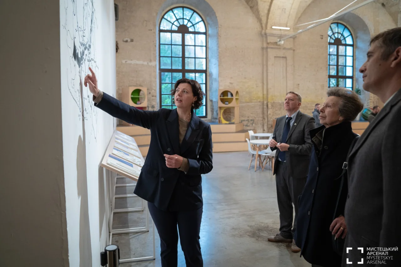 Princess Anne visits Kyiv exhibit on Kherson and Russian war crimes ...