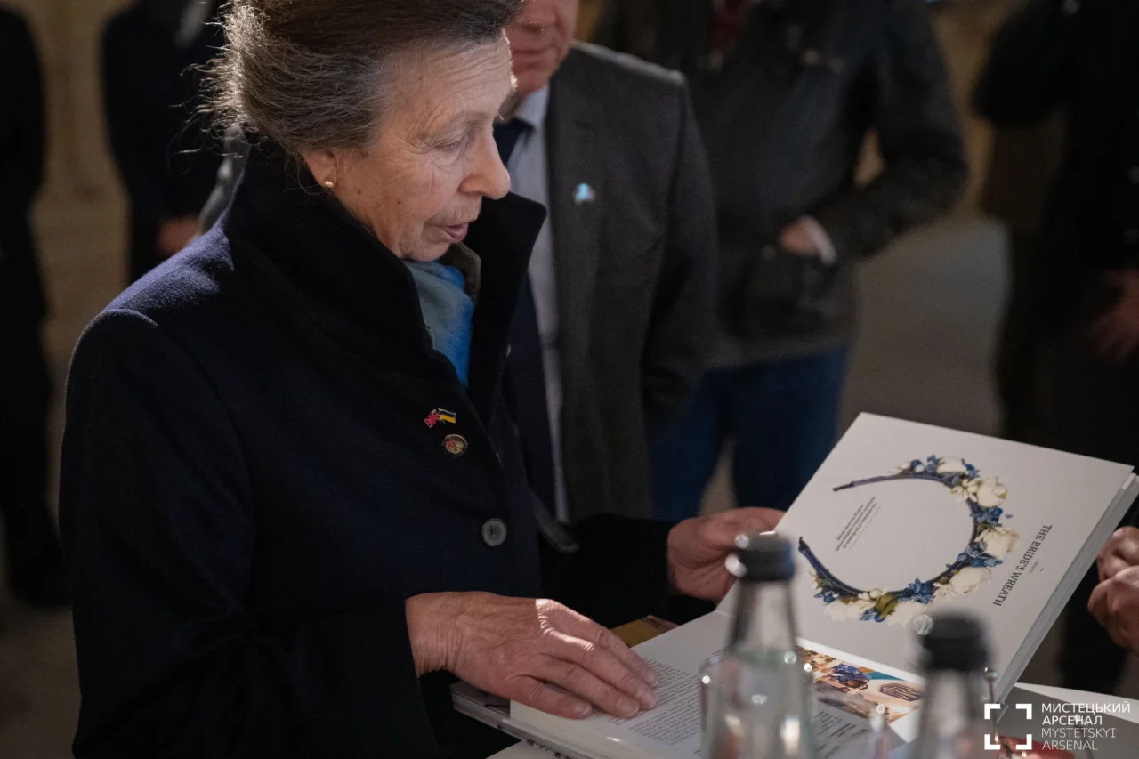 Princess Anne visits Kyiv exhibit on Kherson and Russian war crimes ...