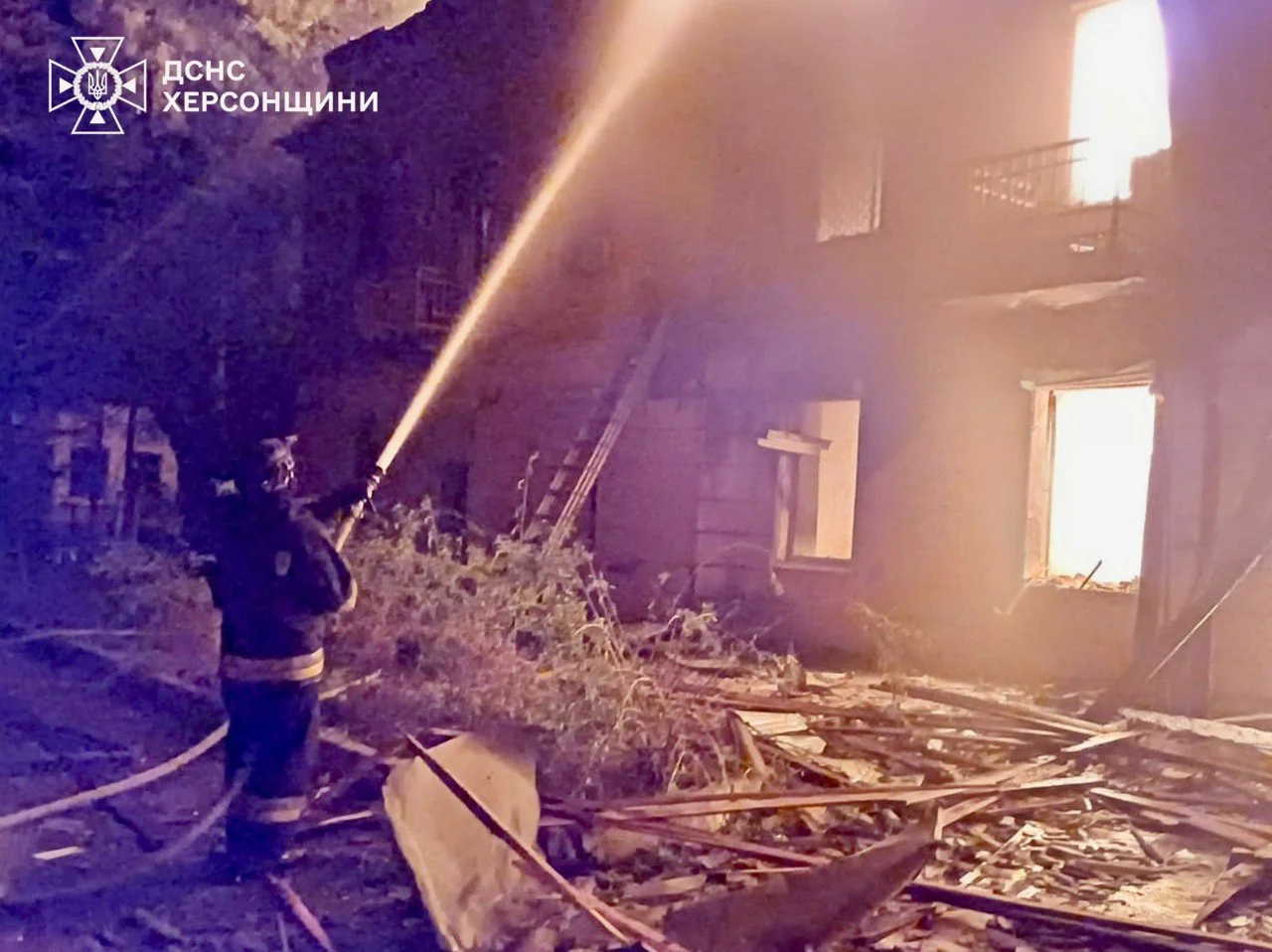 Attack on Kherson — homes, educational institution, garage damaged, 3 ...