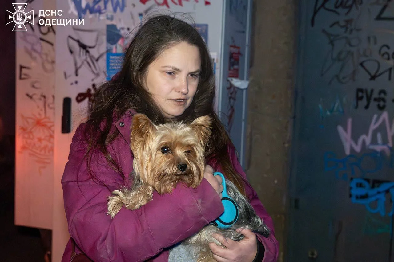 65 rescuers and 14 units of specialized equipment responded to ...